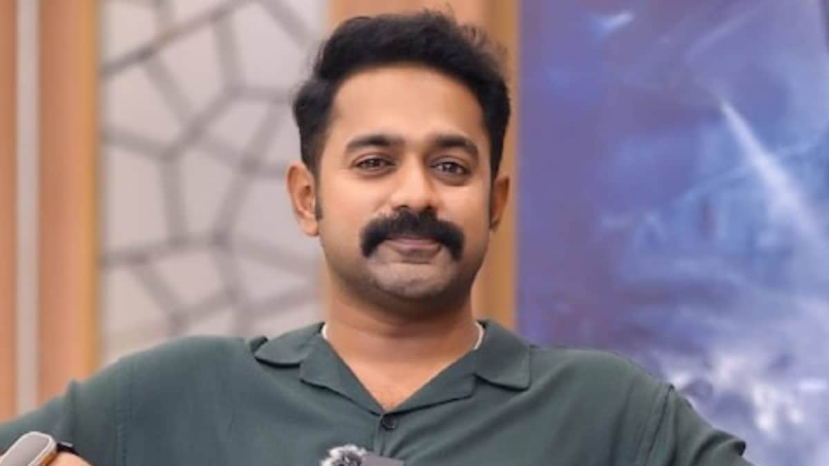 Malayalam Actor Asif Ali Discharged From Hospital Post Knee Surgery ...