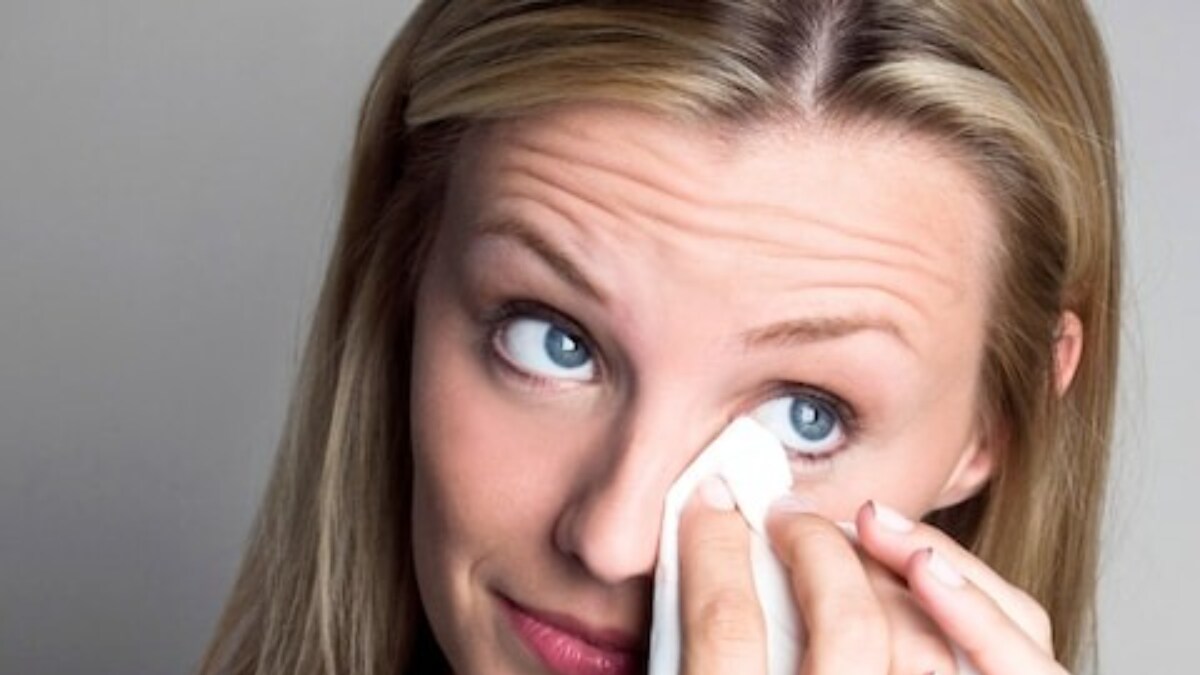 Smell Of Women’s Tears Makes Men Less Aggressive: Study - News18