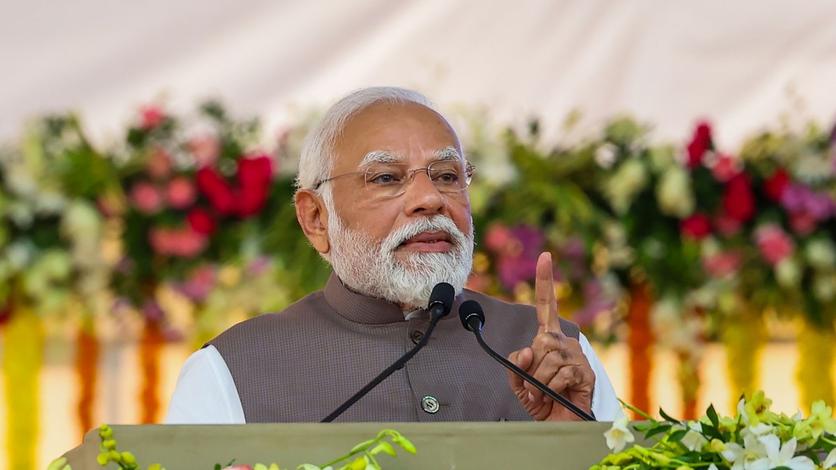 Modi Extends Best Wishes to Bhagavad Gita Recitation Event in Kolkata ...