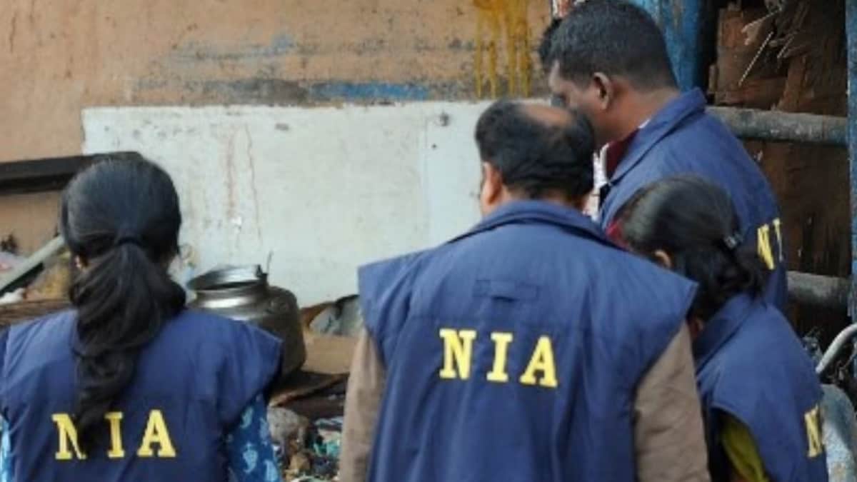 7 Chargesheeted by NIA in West Bengal Blast Case | India News - News18