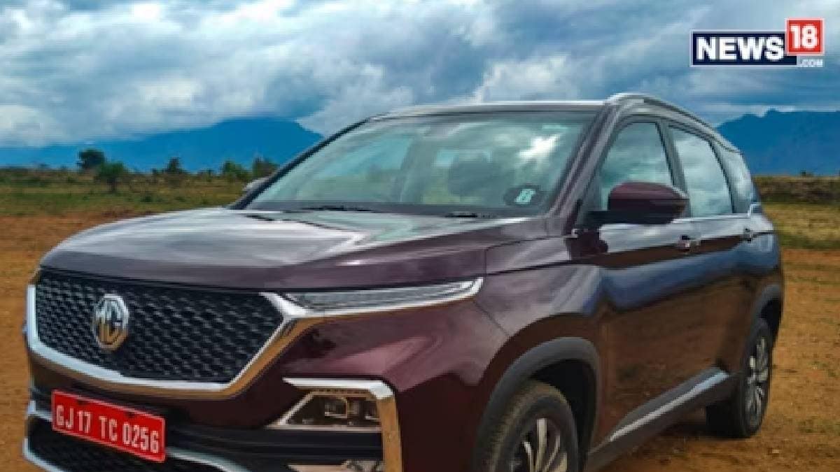 From Mid to King Size SUVs, Here's List of Top Tech-Loaded Cars Under Rs 30 Lakh - News18