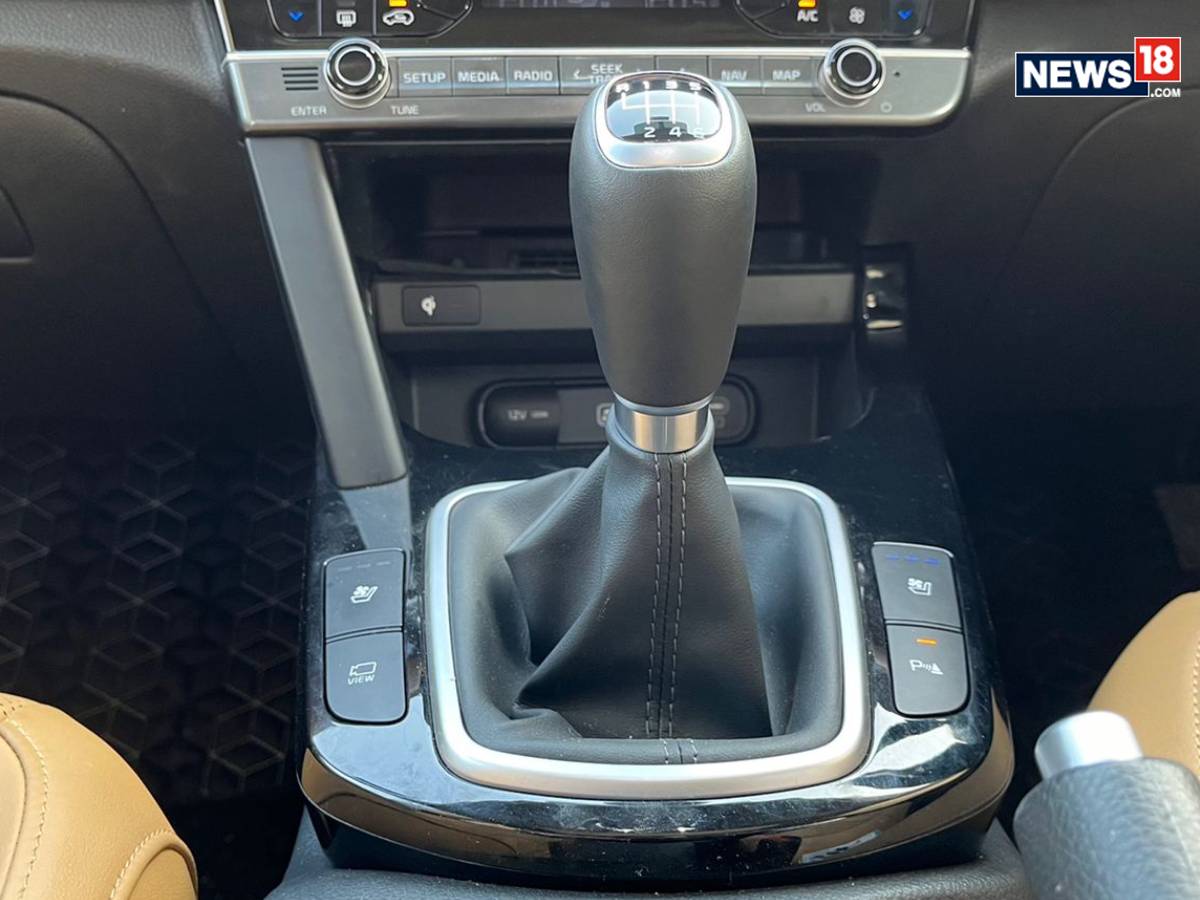 Kia Seltos Facelift HTX Plus IMT in Pics: See Design, Interior ...
