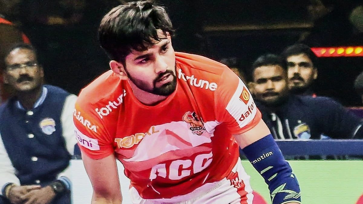 PKL: Parteek Dahiya Shines in Gujarat Giants' 51-42 Victory Over Bengal ...