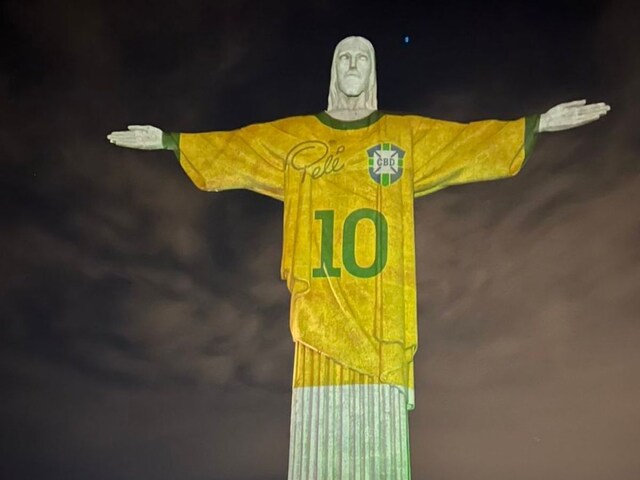 Brazil's Christ the Redeemer Lights up in Tribute to Their Icon Pele's ...