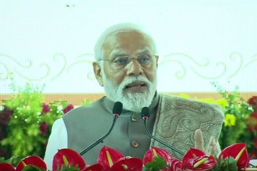 PM in Varanasi: Modi Attends Viksit Bharat Sankalp Yatra in Barki ...