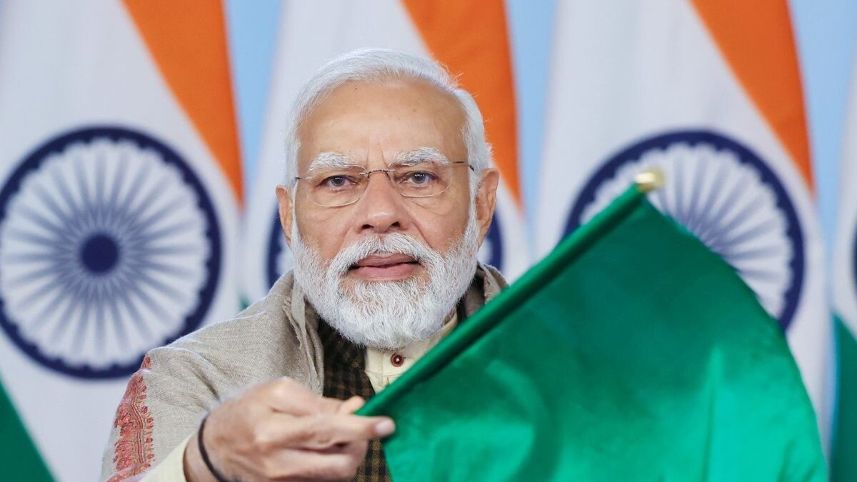 PM Modi Maintains Varanasi’s ‘Track’ Record: 2nd Vande Bharat to Tamil ...