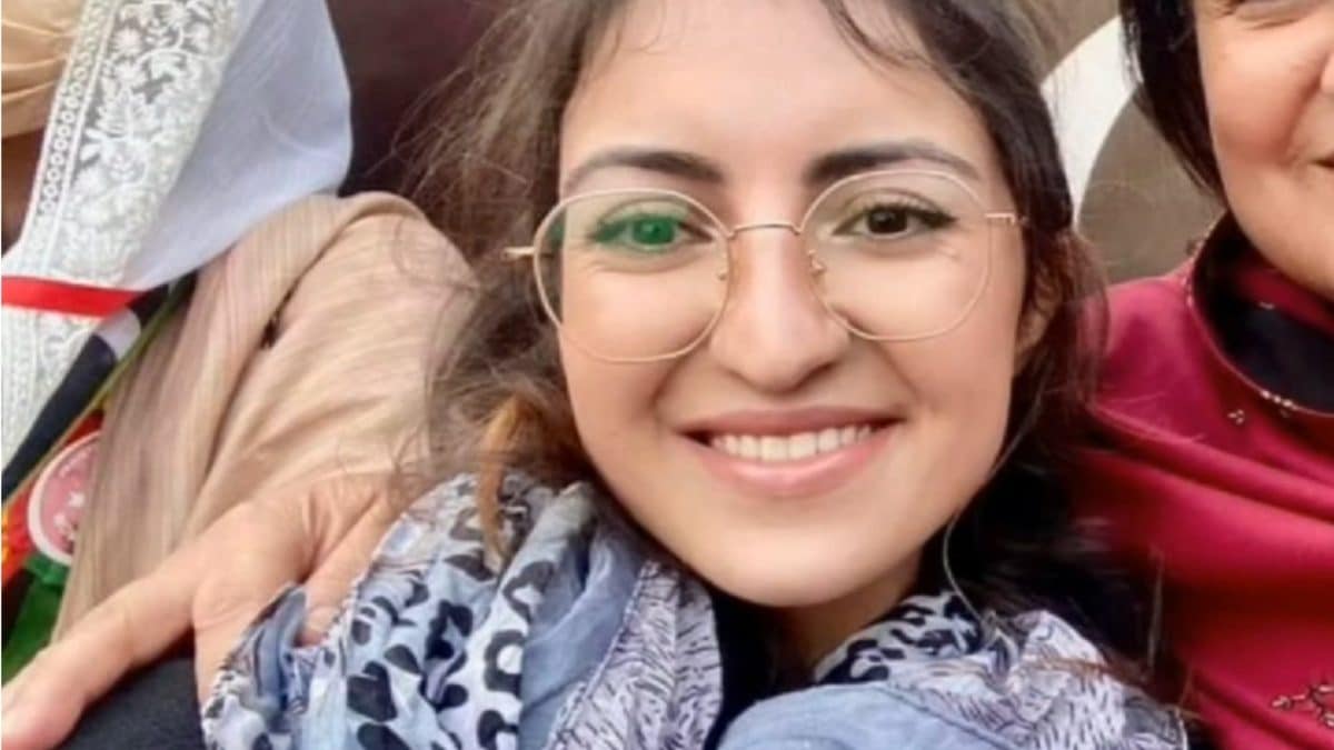 Hindu Woman Saveera Parkash, YouTuber Zeba Among Few Pakistani Women ...