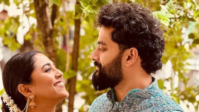 Actress Mrunmayee Deshpande Shares Romantic Pic With Husband On Wedding ...