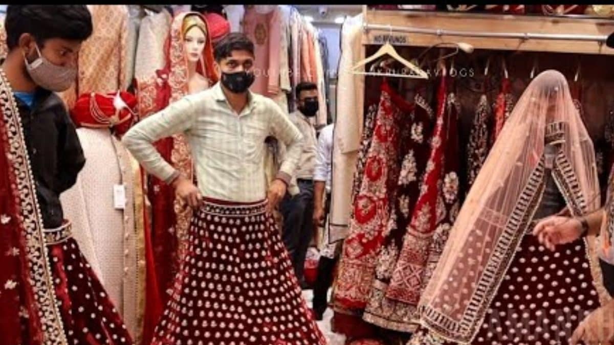 Viral Post Suggests Ditching Software Job to Sell Lehengas at Chandni ...