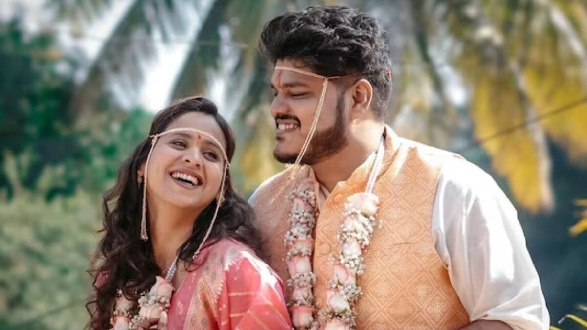 Swanandi Tikekar Ties The Knot With Singer Ashish Kulkarni; See Photos - News18
