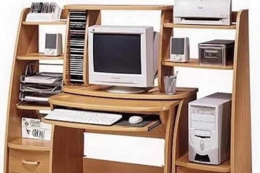 Nostalgic Alert: Picture Of Age-Old Desktop With Not-So-Perfect ...