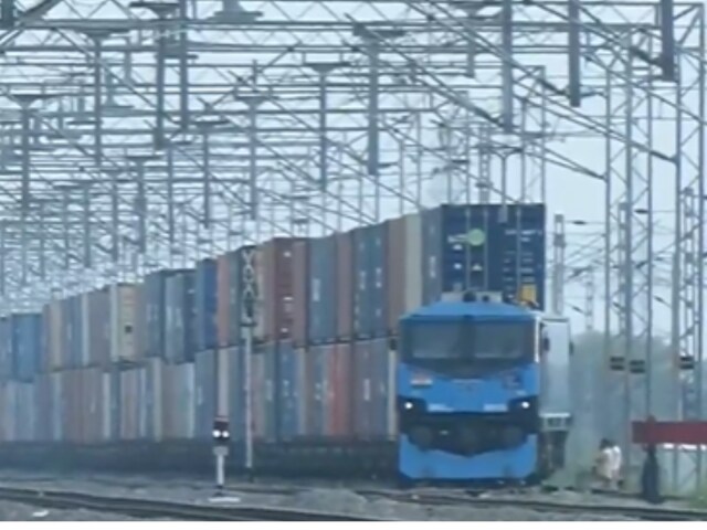 A Breathtaking Video Of India's Most Powerful Electric Locomotive - News18