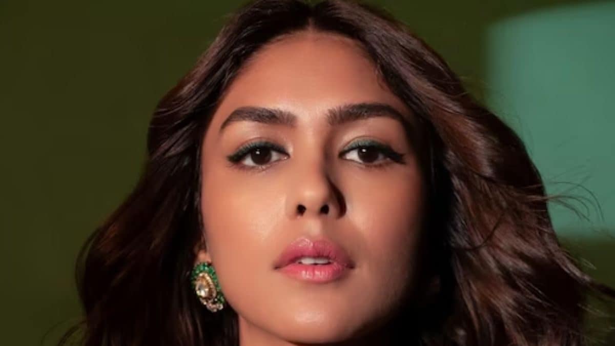 In This White Embroidered Ensemble, Mrunal Thakur Is A Sight To Behold ...