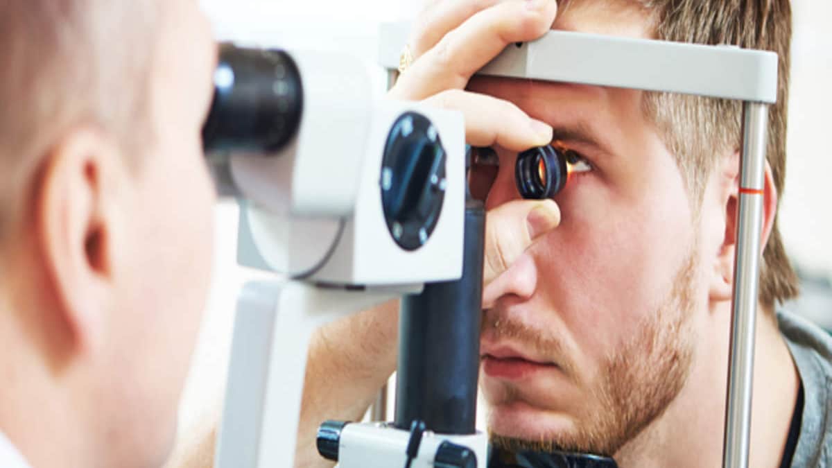 US Man Visits Clinic For Regular Check-Up Only To Find 3mm Wooden ...