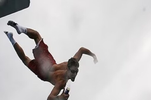 2008 Video Of US Stuntman Jumping Out Of Plane Without Parachute Viral ...