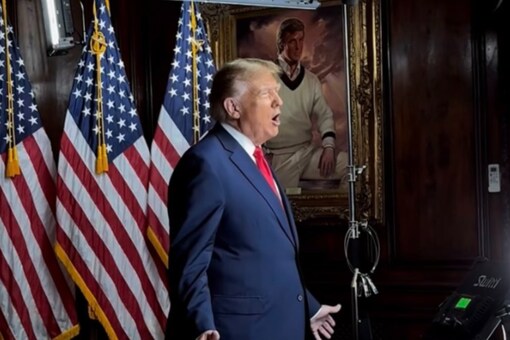 This Pic Of Donald Trump's ‘Toe Pads’ Is Keeping The Meme World Busy ...