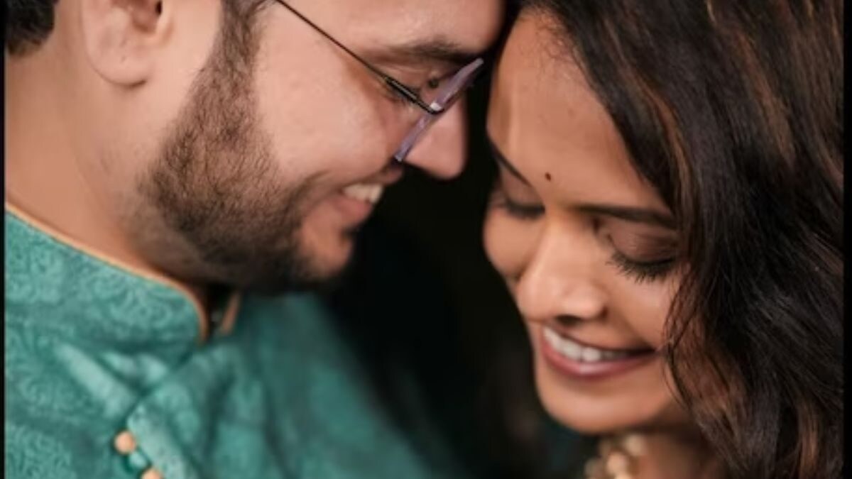 Mugdha Vaishampayan And Prathamesh Laghate’s Throwback Engagement Pics Are All Things Love - News18