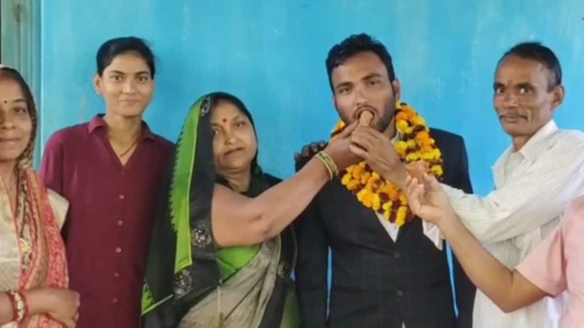 Meet Angad Raj, The Bihar Man Who Studied Inside Train Coaches And ...