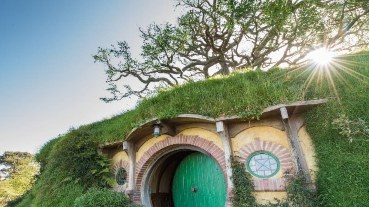 The Perfect Bucket List To Live Out Your Middle-Earth Dreams In New ...