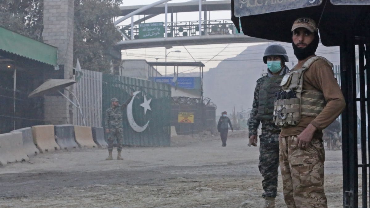 'Welcome' Sign Prompts Closure of Afghan-Pak Border Crossing as Both ...