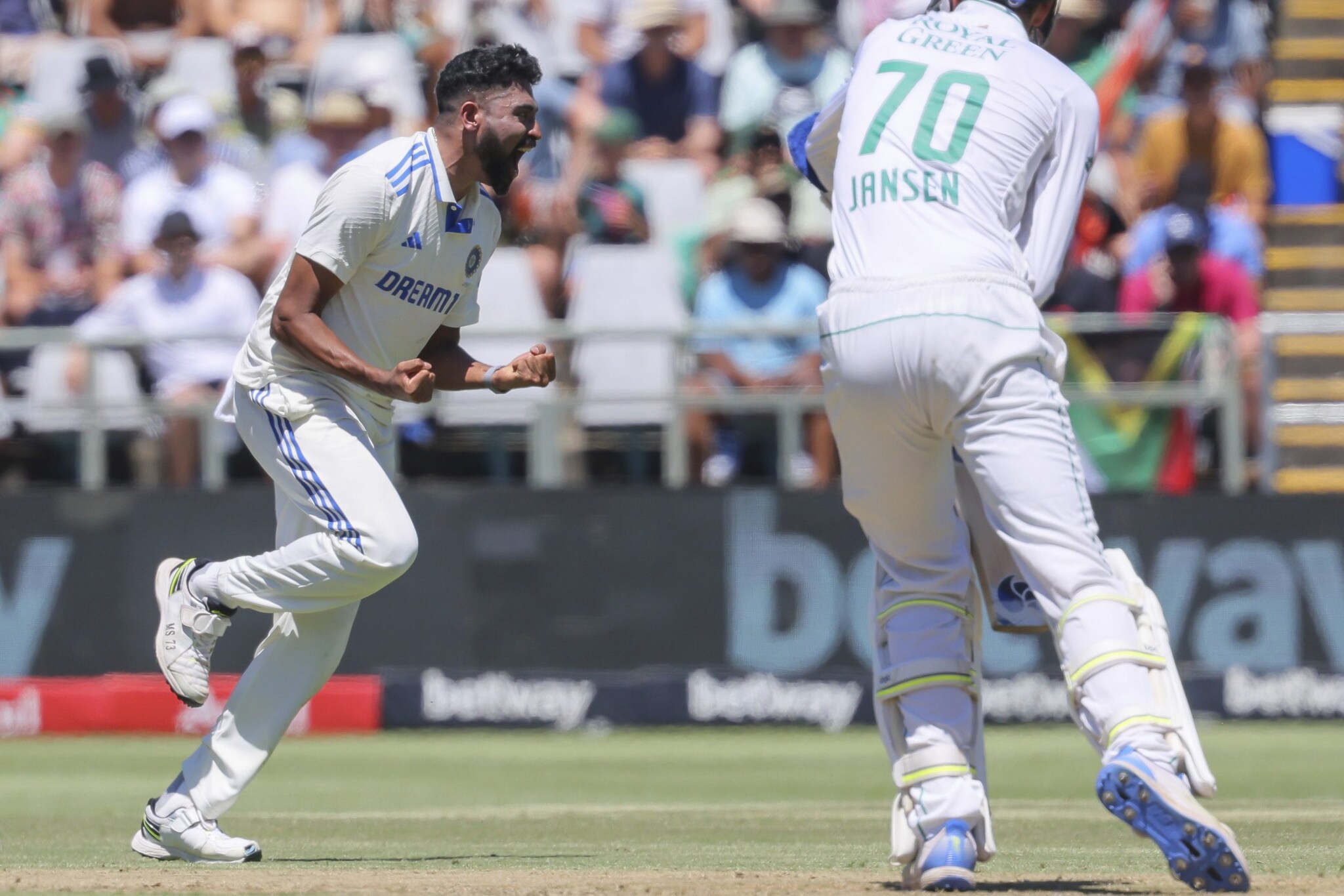 IND vs SA 2nd Test: India suffer Batting Collapse After Siraj Special ...