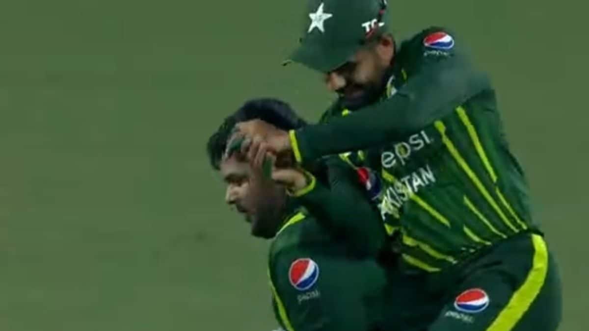 NZ vs PAK, 2nd T20I: Babar Azam Shares Funny Moment with Young Azam ...