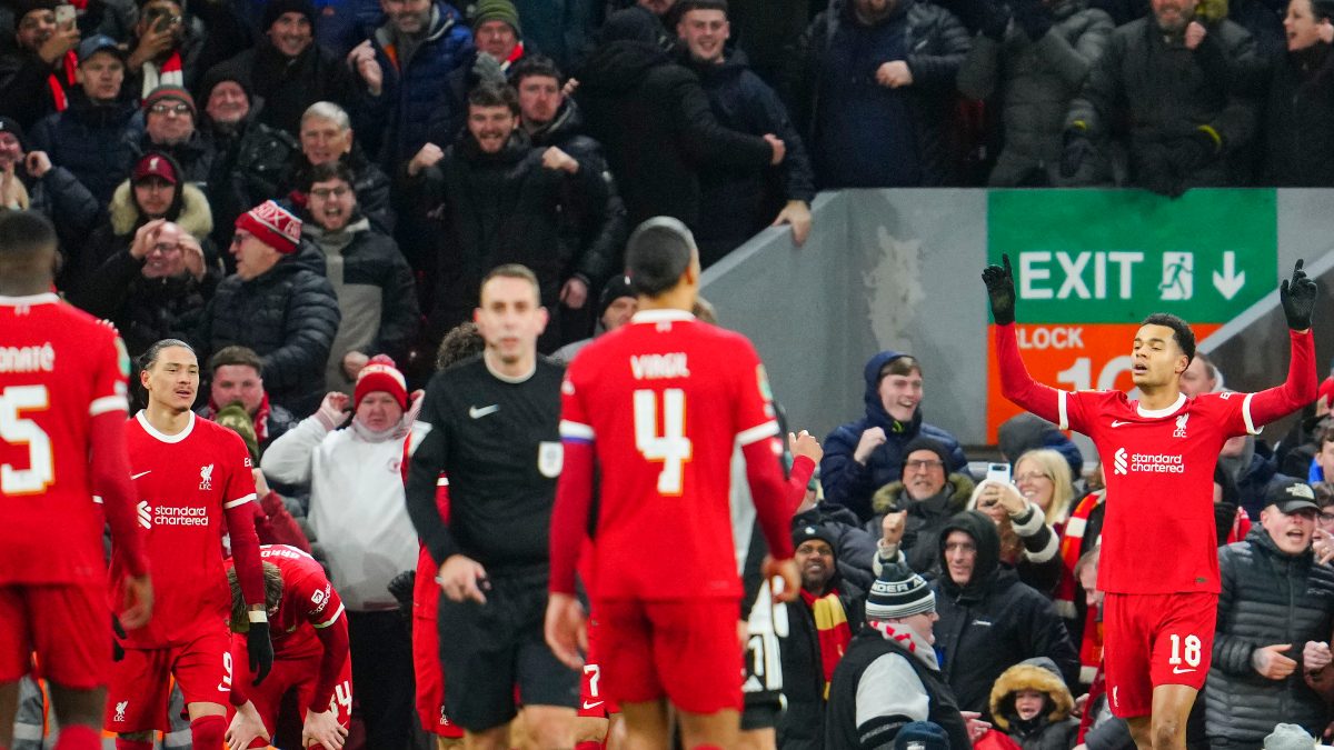 Liverpool Fight Back to Beat Fulham 2-1 in First Leg of League Cup Semi ...
