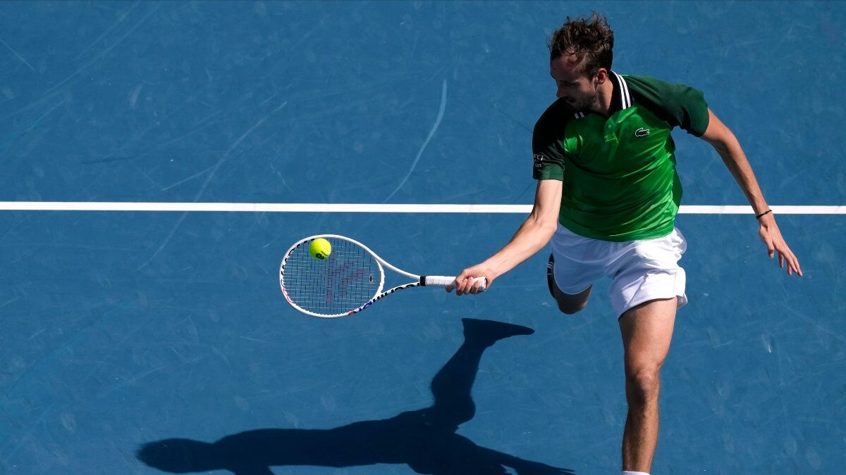 Daniil Medvedev Beats Hubert Hurkacz in Five Sets to Enter Australian ...