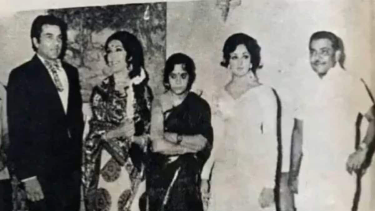 Hema Malini Shares Rare Pic of Her Mom, Dharmendra on Her Birth Anniversary: 'I Owe Her ...
