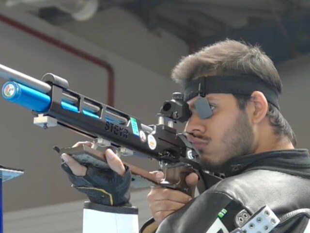 Divyansh Singh Panwar Shoots Down World Record, Bags Gold at ISSF World ...