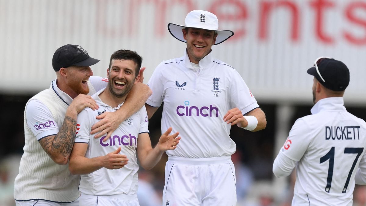 England Team to Travel With a Manchester United Chef For Five-match ...