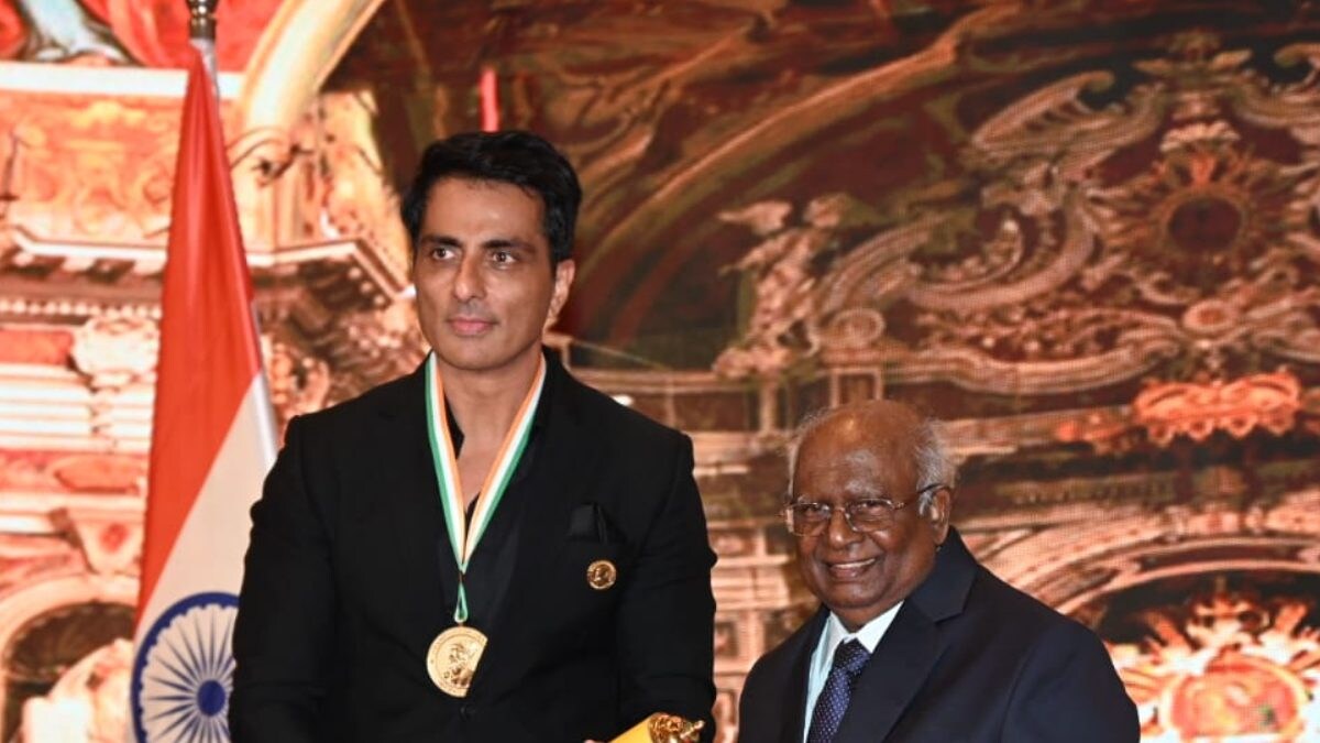 Sonu Sood Honoured With 'Champions of Change' Award For Humanitarian ...