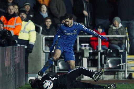 Eden Hazard Meets Swansea Ball Boy He Kicked 11 Years Ago And They're ...