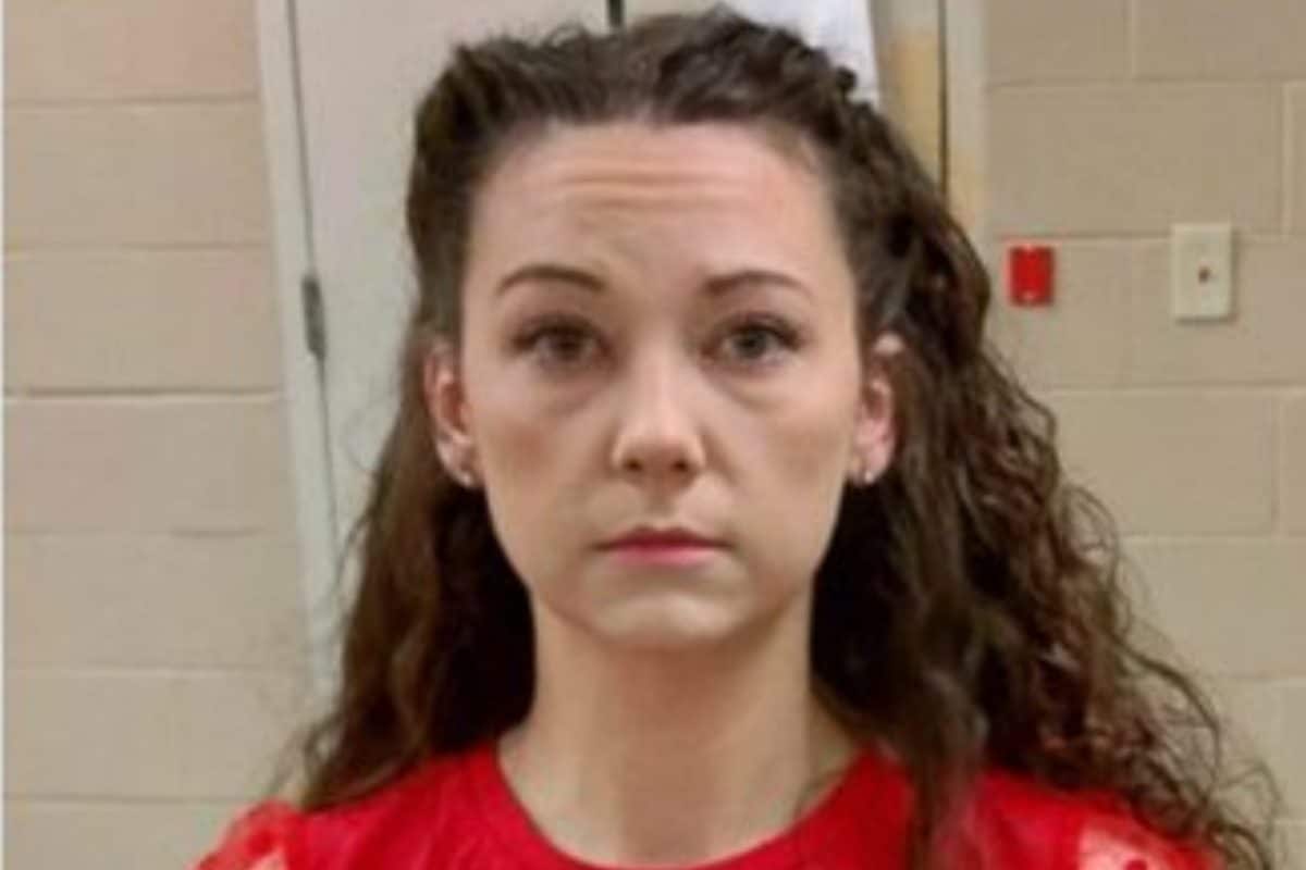 Teacher in Arkansas Pleads Guilty to Having Sex with Underage Student ...