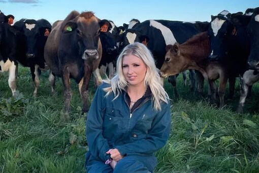 29 Year Old Farmer Turns Onlyfans Model Now Earns In Crores News18