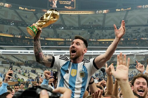 Lionel Messi and Aitana Bonmati Win FIFA's Best Player 2023 - News18