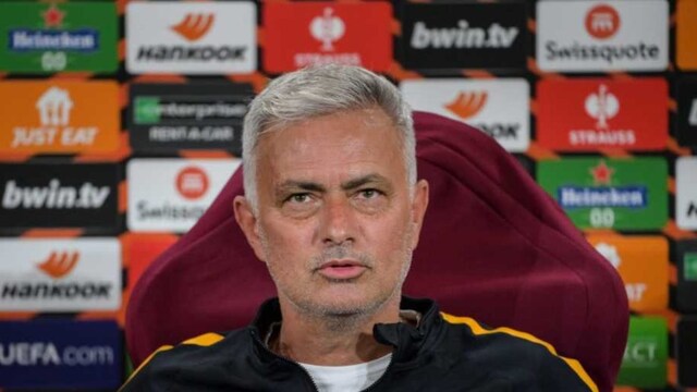 WATCH: An Emotional Jose Mourinho Leaves Rome After Being Sacked By AS ...