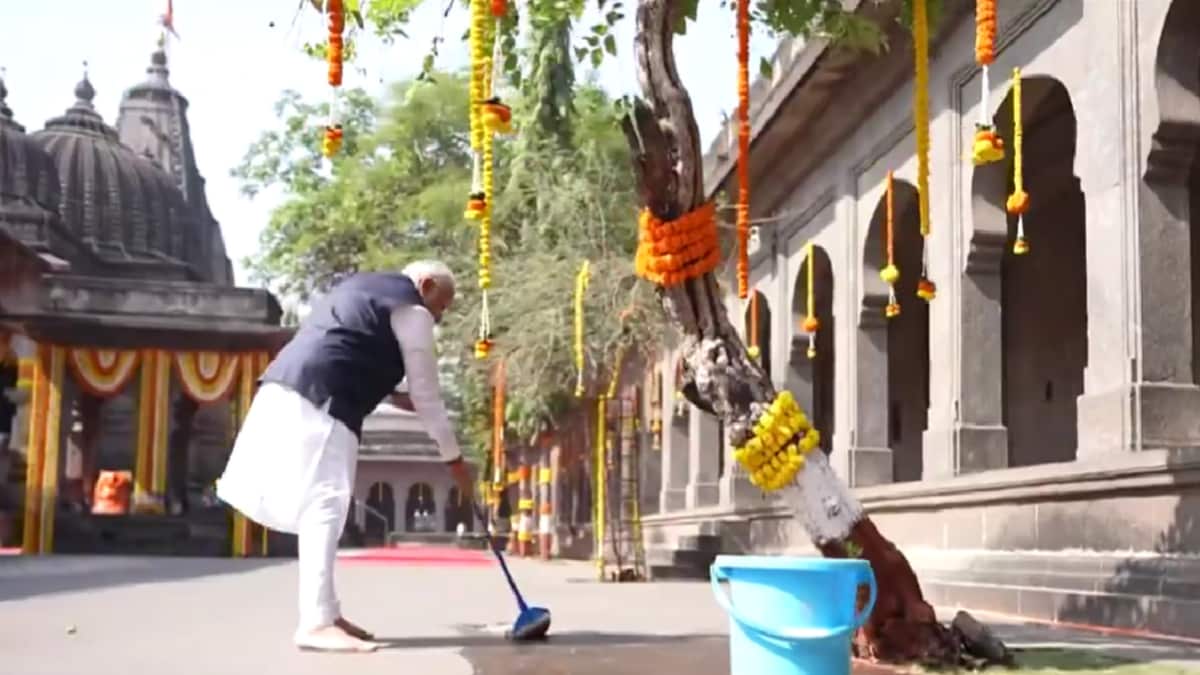 Modi limpia el templo de Nashik y escucha 'Yuddha Kanda' de Ramayana en ...