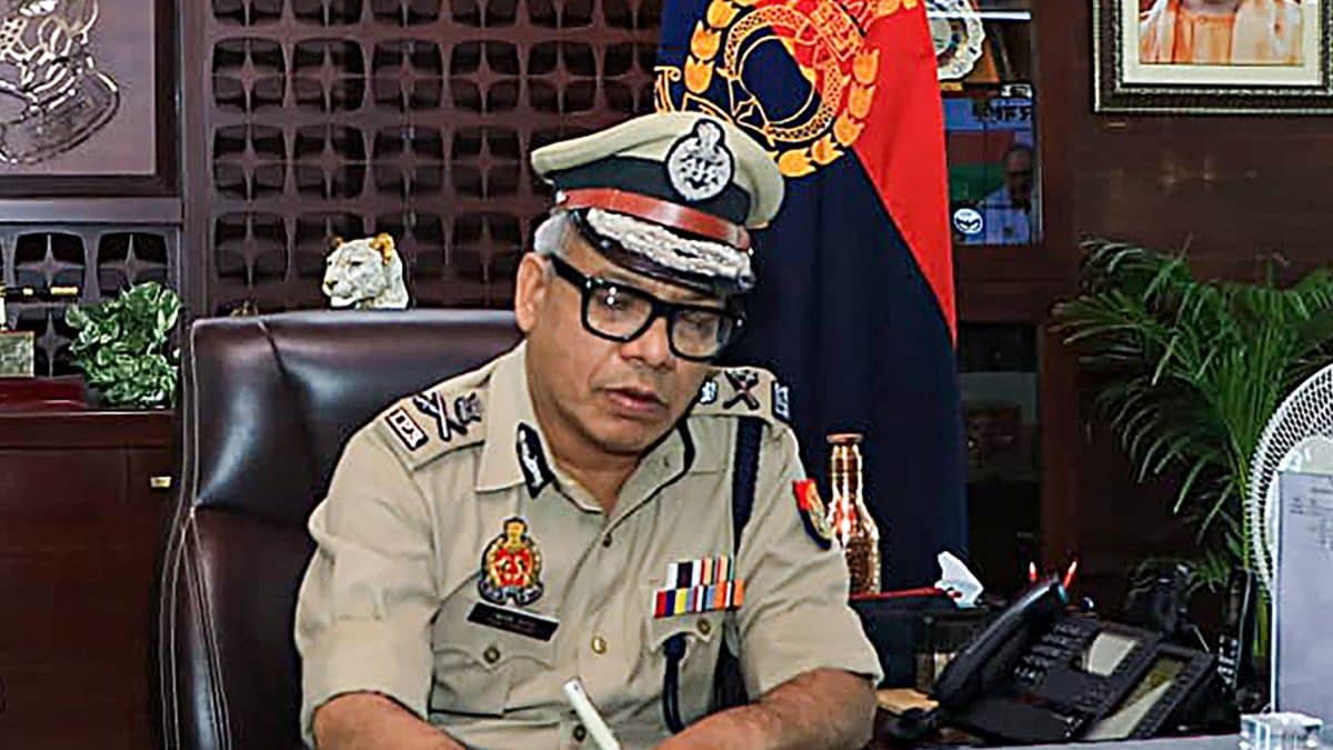 Kaun Banega UP’s Next Police Chief? Anand Kumar, PV Ramasastry, Prashant Kumar in Race | India ...
