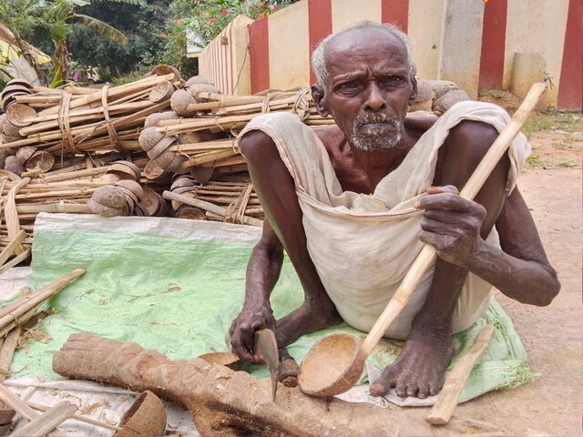 In Tamil Nadu, 110-year-old Ramaswamy Continues Crafting Agapai For ...