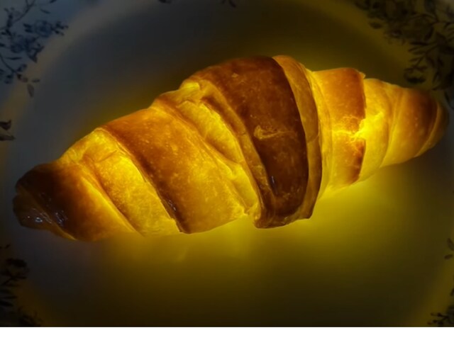 Foodies, This Croissant Lamp Will Trigger Your Hunger Pangs - News18