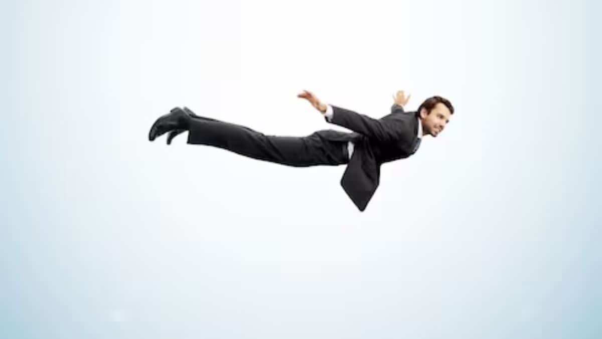 Why Humans Can't Fly Like Birds By Flapping Our Hands | Viral News - News18