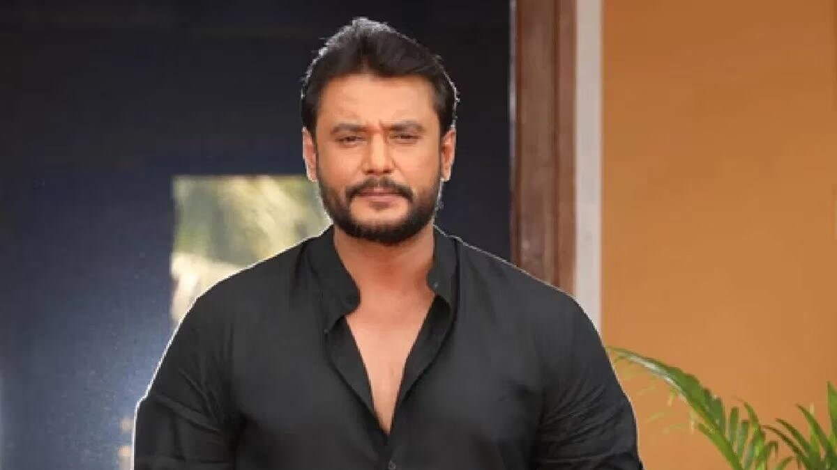 Kaatera Controversy: Darshan Visits Bengaluru Police Station For ...