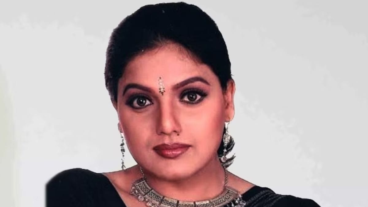 Actress Ravali Slays Traditional Look In Mustard Yellow Silk Saree ...