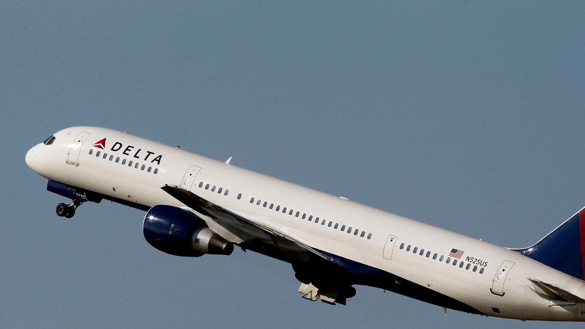 US: Hear Recording of Moment Boeing 757 Loses a Wheel Minutes Before ...