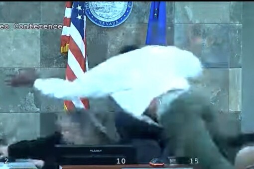US: Defendant Who Attacked Judge in Courtroom Will Face Her Again in ...