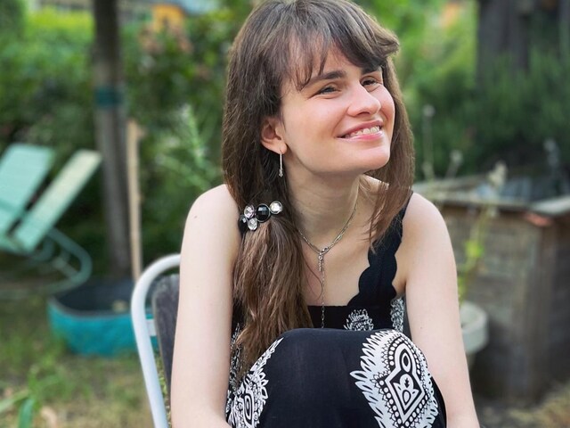 German Singer Cassandra Mae Spittmann Serenades Internet With Bhajan ...