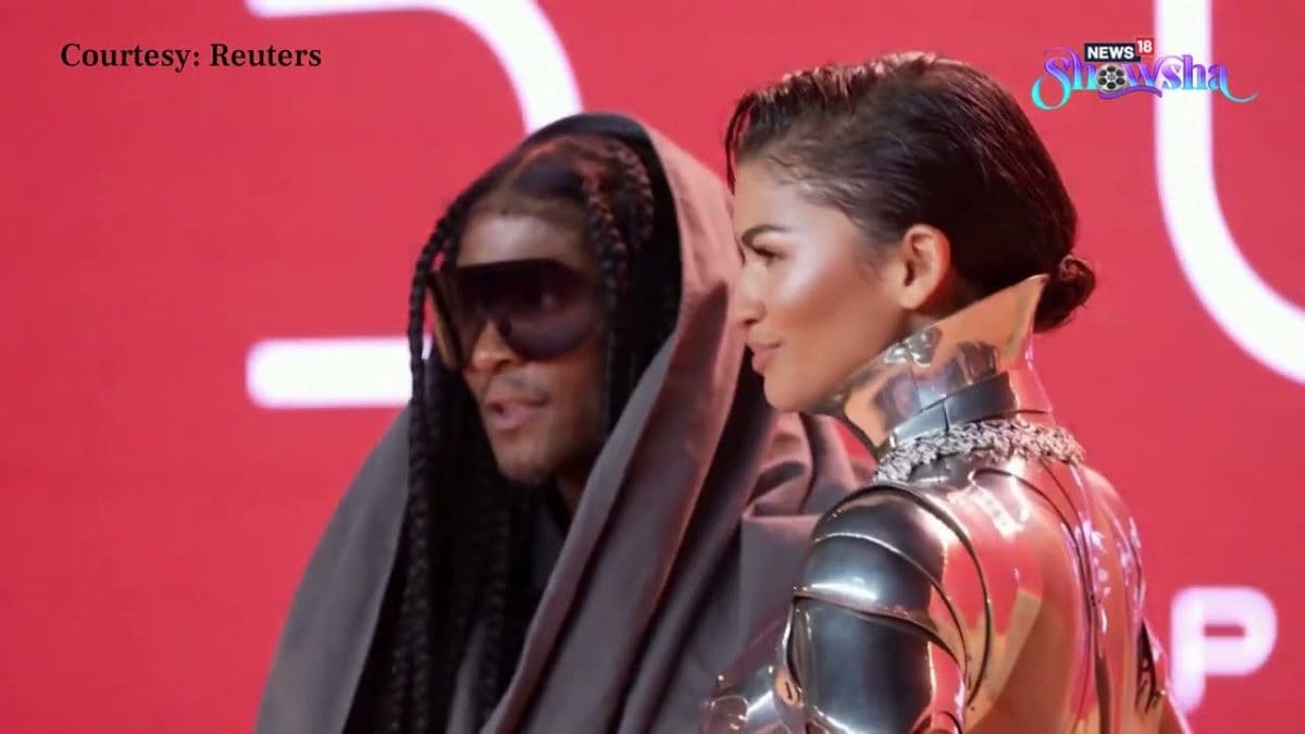 Zendaya Pulls Off A See-Through Robot Ensemble At Dune Part Two ...