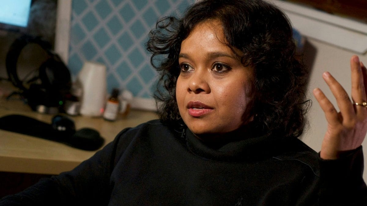 Scammer Disguised as ‘Wine Trader’ Love-Bombs Indian-American Woman ...