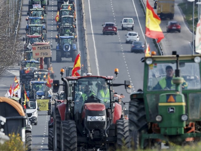 Farmers Protest in Madrid: Farmers Block Madrid with Hundreds of ...